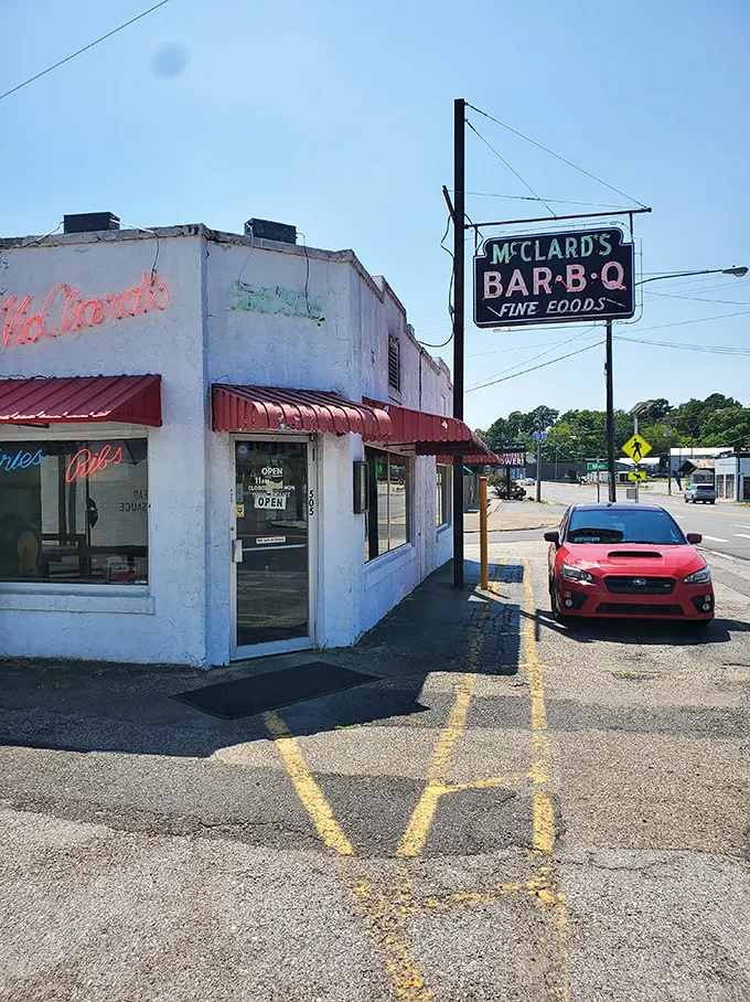 The unassuming white building with its vintage neon sign has been a Hot Springs landmark since 1928. No fancy facade needed when the smoke speaks for itself.