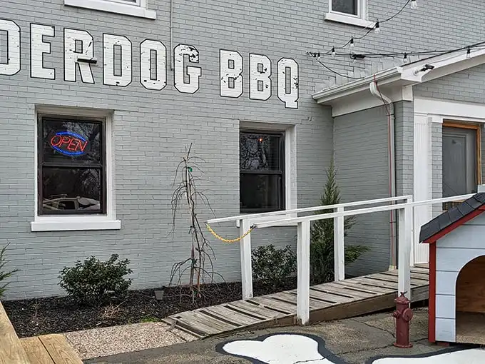 The unassuming blue exterior of Underdog BBQ is like a secret handshake – only those in-the-know recognize the culinary treasures waiting inside.