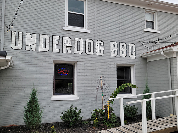 The unassuming blue exterior of Underdog BBQ is like a secret handshake – only those in-the-know recognize the culinary treasures waiting inside.