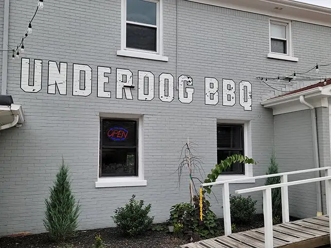 The unassuming blue exterior of Underdog BBQ is like a secret handshake – only those in-the-know recognize the culinary treasures waiting inside.