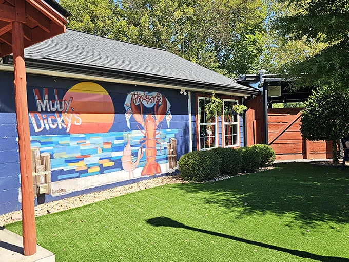 Ahoy, seafood lovers! Moby Dickys' exterior is a whimsical blend of nautical charm and landlocked ingenuity. It's like Finding Nemo meets The Wizard of Oz!