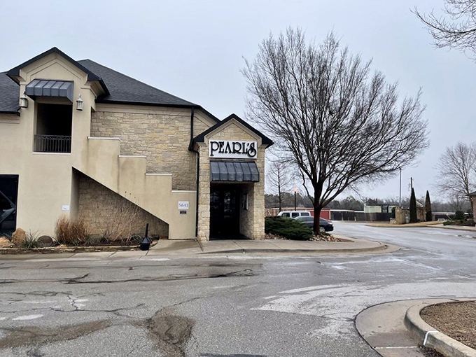 A hidden pearl in the Sooner State! Pearl's Oyster Bar brings coastal charm to Oklahoma City's bustling streets.