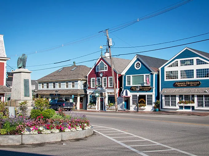Stroll down memory lane! Kennebunkport's main drag is like a Norman Rockwell painting come to life, with a dash of coastal charm.