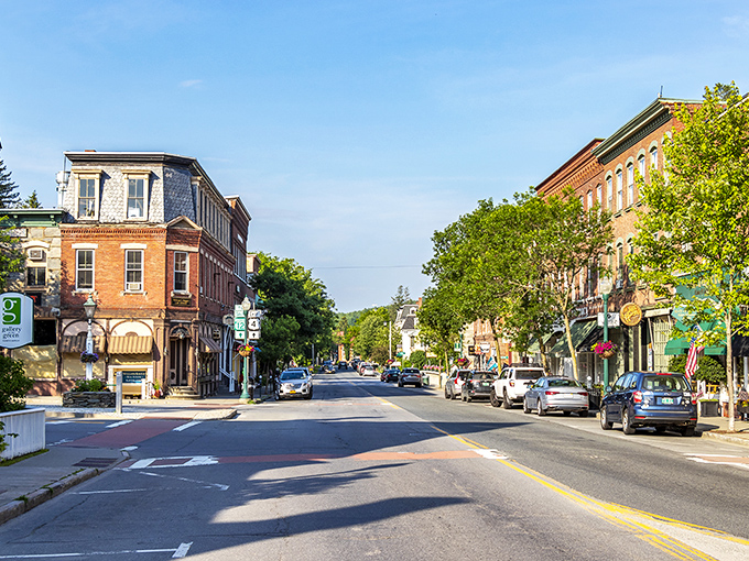 Woodstock's town center: Where Norman Rockwell meets modern-day charm. Cobblestone streets and historic buildings create a scene so quaint, you'll swear you've stepped into a postcard.
