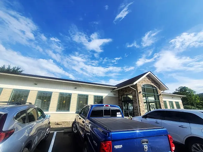 Welcome to Bingham's, where comfort food gets a standing ovation! This unassuming exterior hides a treasure trove of homestyle delights that'll make your taste buds do a happy dance.