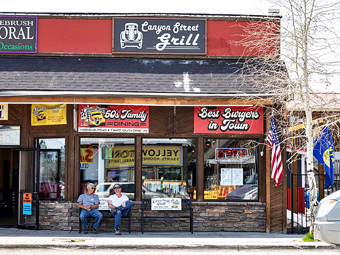 
Step back in time! This retro facade isn't just a pretty face—it's a portal to comfort food paradise.