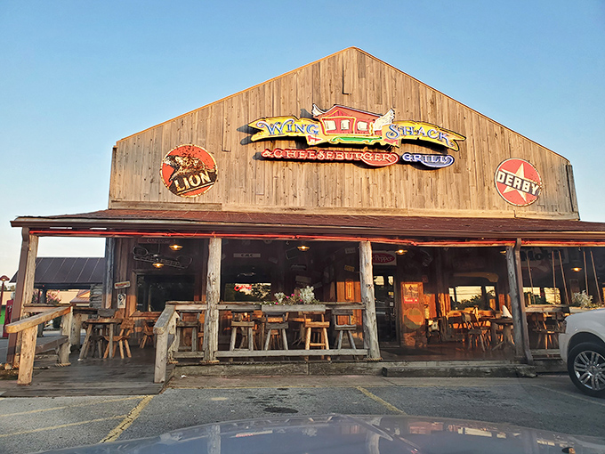 1. the no frills restaurant in arkansas that secretly serves the best buffalo wings in the state