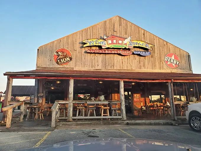 1. the no frills restaurant in arkansas that secretly serves the best buffalo wings in the state