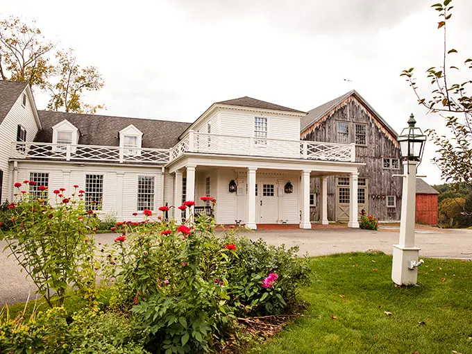 A colonial time capsule with a culinary twist! The Salem Cross Inn's pristine white exterior promises a journey through history – and your taste buds are invited along for the ride.