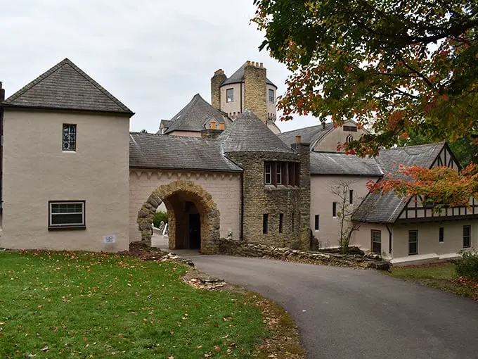 Hogwarts, eat your heart out! This Illinois castle proves you don't need magic to create enchantment – just some Midwestern ingenuity and a dash of medieval flair.