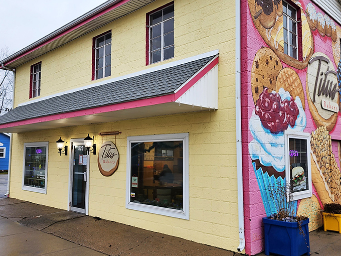 A feast for the eyes! Titus Bakery's exterior mural is like a sugar-coated Sistine Chapel, beckoning sweet-toothed pilgrims from miles around.