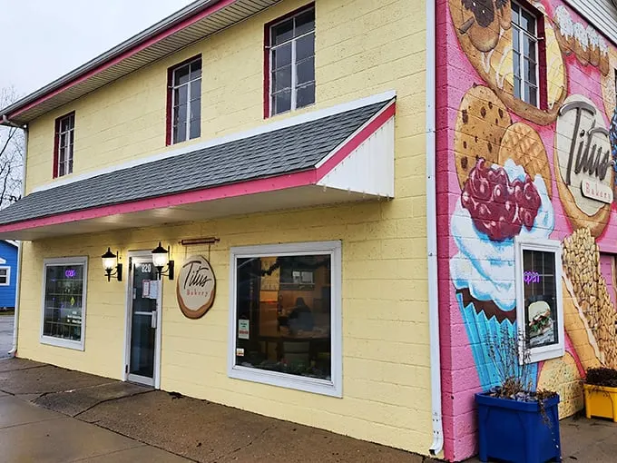 A feast for the eyes! Titus Bakery's exterior mural is like a sugar-coated Sistine Chapel, beckoning sweet-toothed pilgrims from miles around.