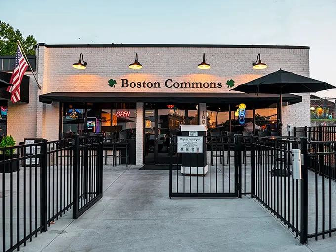 A slice of New England in Nashville? You betcha! Boston Commons' charming storefront beckons seafood lovers with its warm glow and promise of oceanic delights.