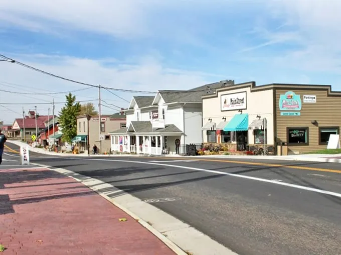 Welcome to Berlin, where time slows down and appetites rev up! This charming Ohio town is like a Norman Rockwell painting come to life, with a side of mouthwatering Amish cuisine.