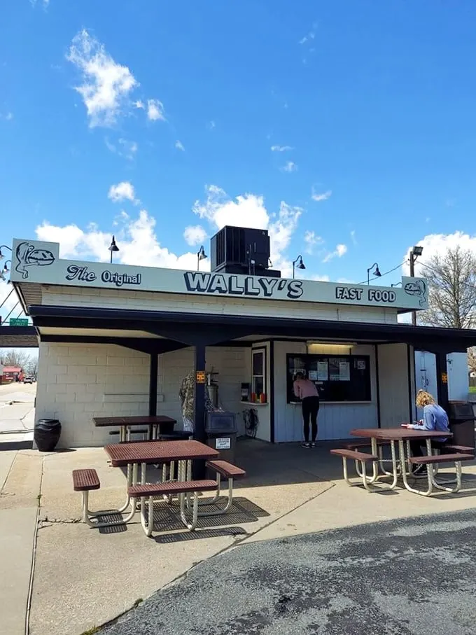 Step back in time! Wally's Drive-In looks like it was plucked straight out of a 1950s postcard, complete with retro signage and classic charm.