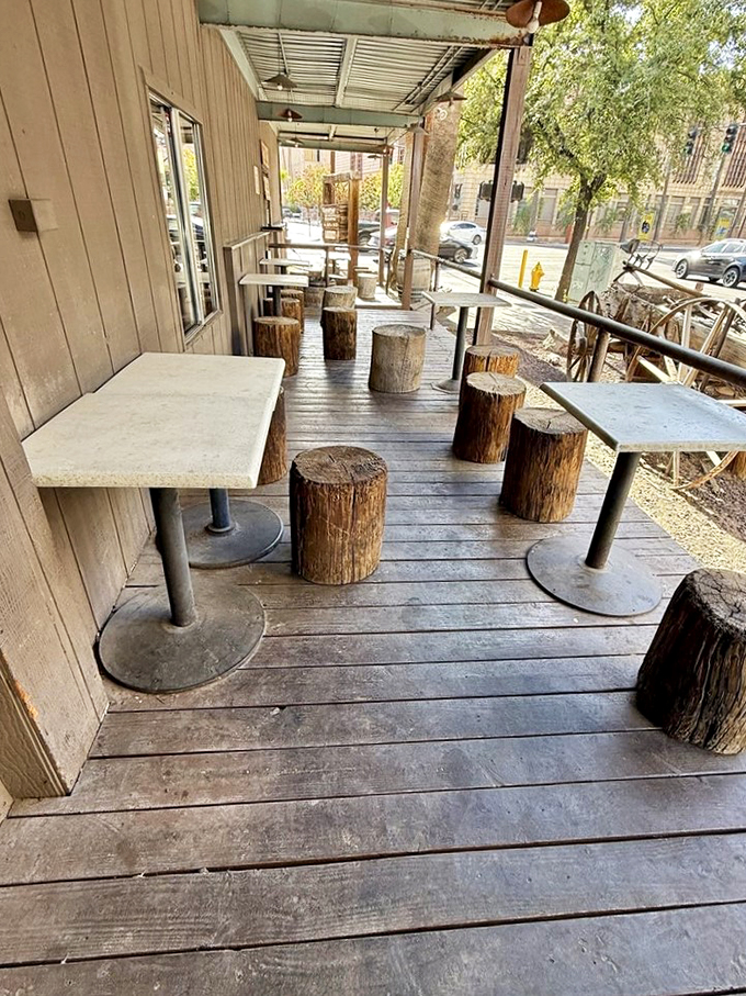 Al fresco dining, Chuckbox style! Who needs white tablecloths when you've got tree stumps and Arizona sunshine?