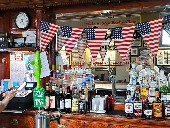 Stars, stripes, and slices forever! Andy's bar area is so patriotic, it makes you want to pledge allegiance to the flag – and then order another round.