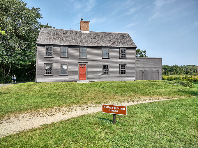 Meriam's Corner: Where the Revolutionary War got real. It's like the 18th-century version of "You shall not pass!" – but with muskets instead of wizards.