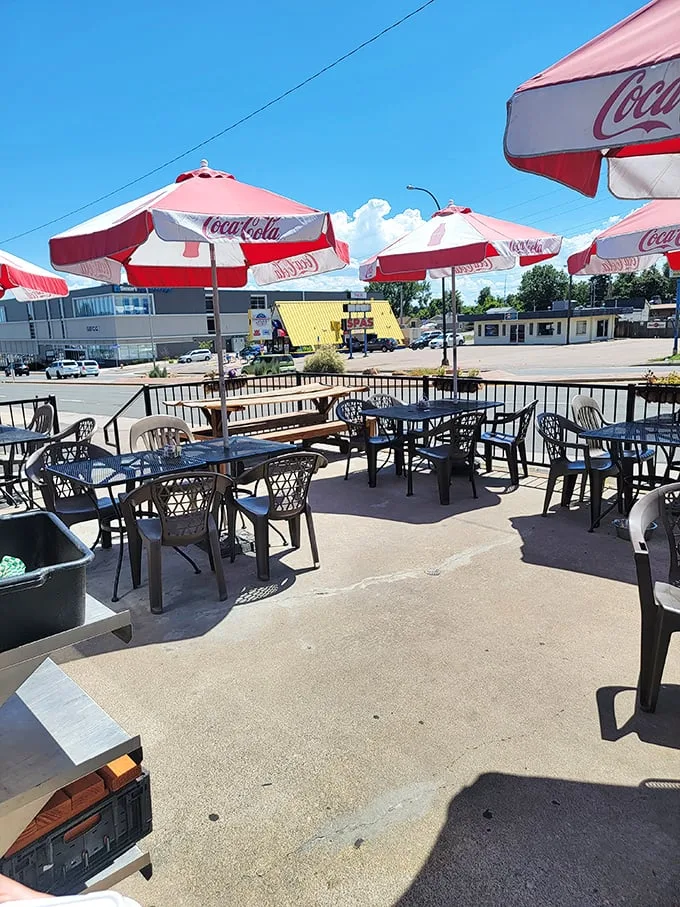 Alfresco dining, diner-style! Soak up some Colorado sunshine with your coffee. Just watch out for waffle-snatching pigeons!