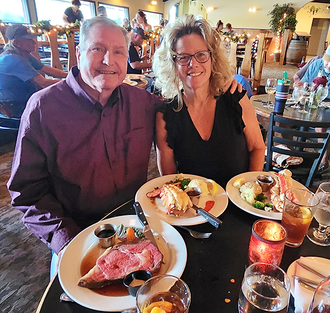 Happy diners: the universal sign of a great meal. These folks look like they've just discovered buried treasure in their backyard.