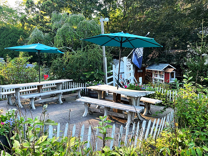 Pull up a chair and stay awhile! These outdoor tables are perfect for a literary picnic. BYO tea and crumpets for the full experience.