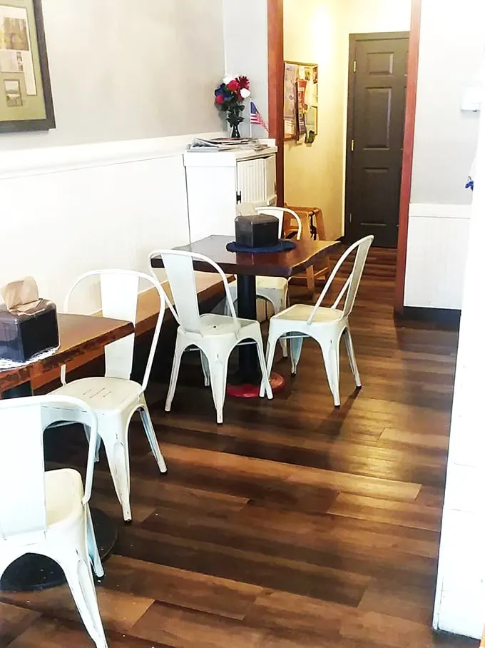 Rustic charm meets sweet indulgence. Pull up a chair and stay awhile – your diet can wait another day.