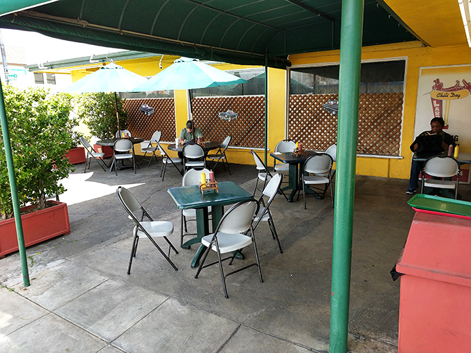 Where everybody knows your name… and your order! This cozy diner setup is like a warm welcome home.