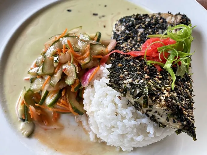 The ocean called – it wants its fish back! This baked Mahi Mahi is so fresh, it might just swim off your plate. Quick, catch it with your fork!