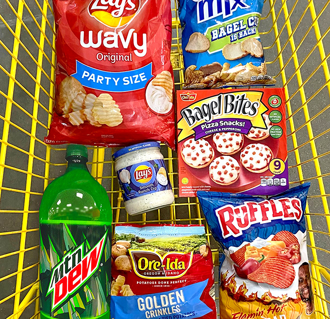 Snack attack central! This cart's got more flavors than a food festival and enough crunch to satisfy a stadium of movie-goers.