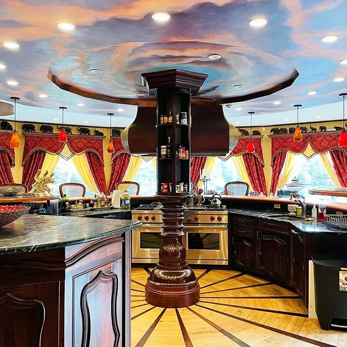 Even Hogwarts' house-elves would be jealous of this kitchen. Whipping up feasts fit for wizards has never looked so stylish.