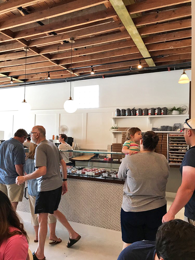 The universal language of anticipation. These customers aren't just waiting—they're participants in Jacksonville's tastiest tradition.