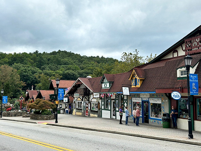 From castles to cobblestones: Helen's Bavarian-inspired downtown is the perfect complement to your royal adventure at Uhuburg.