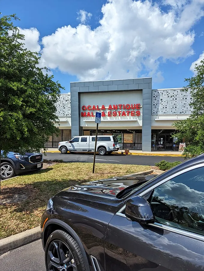 Welcome to memory lane! The Ocala Antique Mall stands proud under Florida skies, inviting you to step back in time.