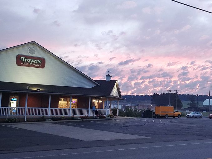 As the sun sets, Troyer's glows like a lighthouse guiding hungry souls to safe, delicious harbor. Resistance is futile!