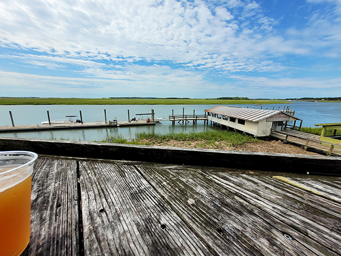 A view that makes you want to write poetry... or at least a really good Yelp review. Pass the oysters, please!