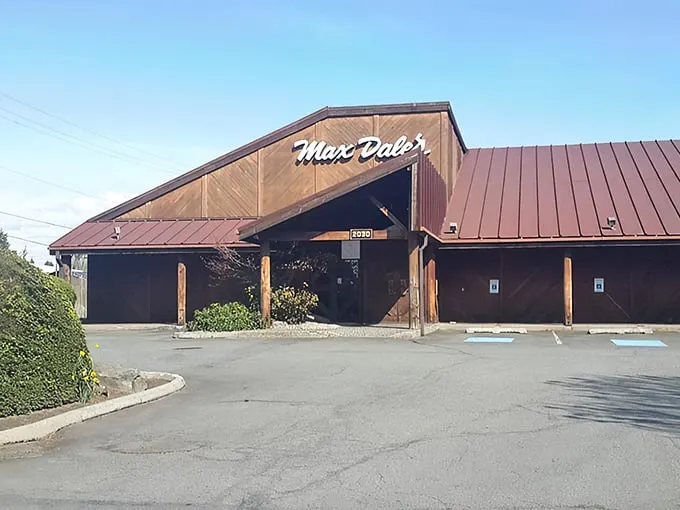 Rustic charm meets prime cuts at Max Dale's – it's like a lumberjack's dream come true.