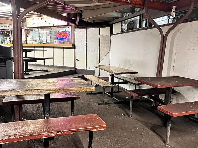 No-frills seating for serious eaters. This isn't a place for Instagram influencers – it's where real food lovers come to get their hands dirty.