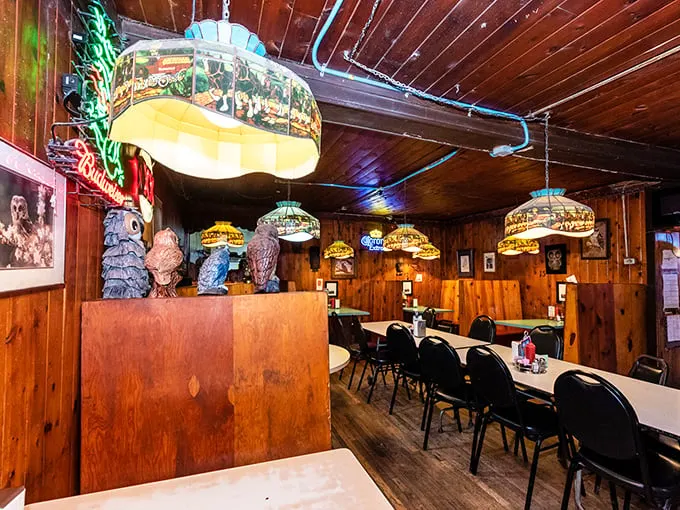 Step inside and you're transported to a cozy wood-paneled wonderland. It's like your coolest friend's basement, but with way better food!
