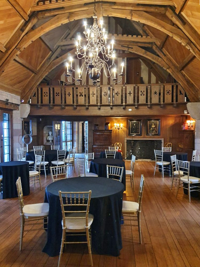 Step into the Great Hall and prepare to be wowed. It's like Hogwarts meets Downton Abbey, with a dash of Rocky Mountain charm.