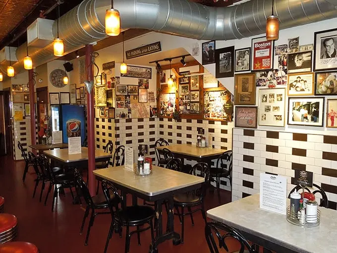 Step inside and feast your eyes! Charlie's interior is a living, breathing scrapbook of Boston's history. It's where Norman Rockwell meets Instagram-worthy nostalgia.