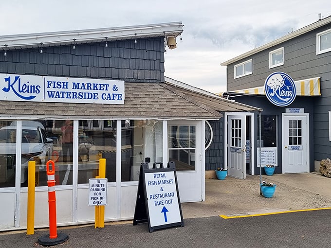 Part market, part café, all delicious. Klein's is like the Swiss Army knife of seafood spots—versatile, reliable, and always handy.