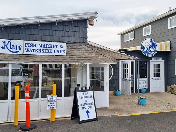 Part market, part café, all delicious. Klein's is like the Swiss Army knife of seafood spots—versatile, reliable, and always handy.