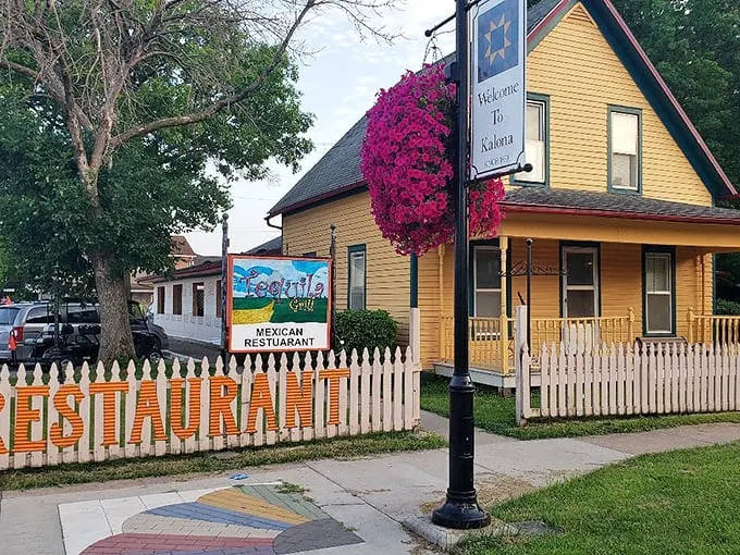 Olé! Who says you can't find great tacos in Amish country? This cheerful Mexican spot adds a spicy twist to Kalona's culinary scene.
