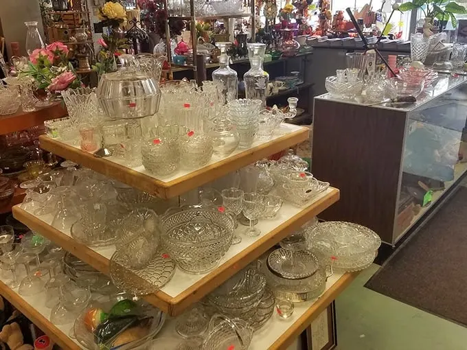 Crystal clear memories in the making! These vintage glasses are ready to add a touch of Mad Men glamour to your next soirée.
