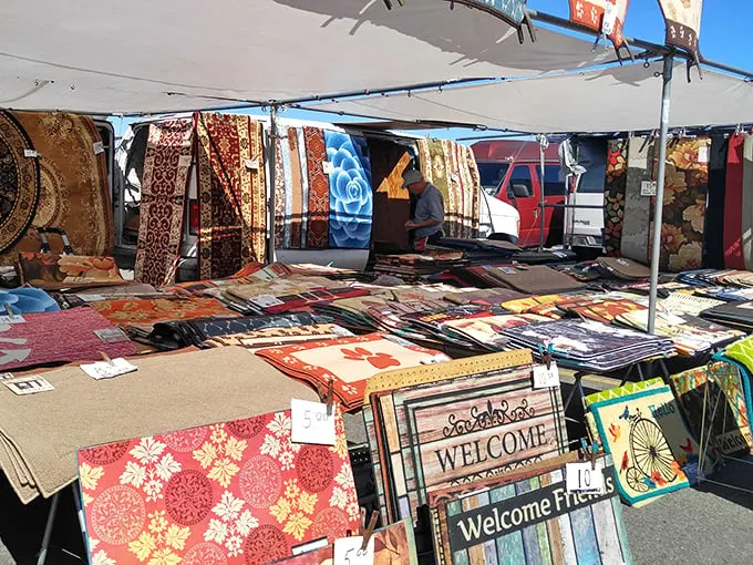 Roll out the red carpet… and the blue one, and the floral one! This rug display is giving me serious "Aladdin's Cave of Wonders" vibes.
