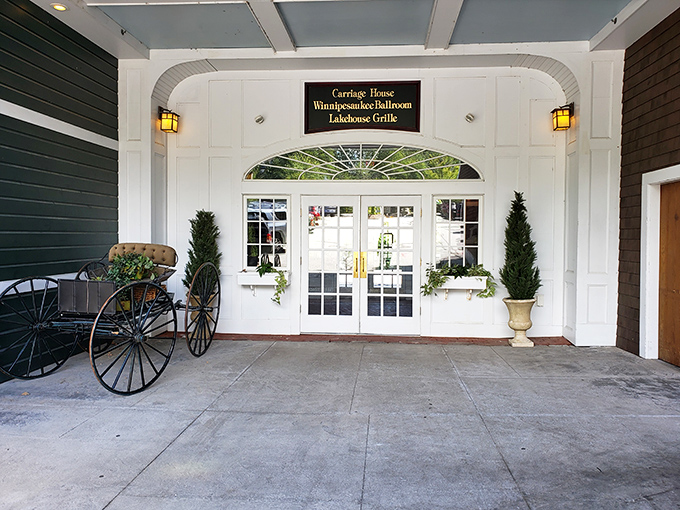 Lakehouse Grille: Dine with a view that'll make you forget your name. It's like someone bottled New Hampshire's beauty and served it with a side of steak.