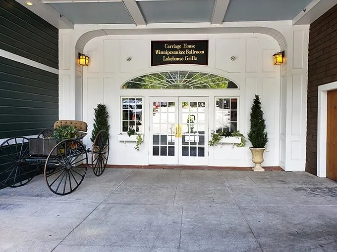 Lakehouse Grille: Dine with a view that'll make you forget your name. It's like someone bottled New Hampshire's beauty and served it with a side of steak.