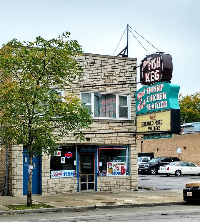 Forget the chicken of the sea – The Fish Keg is serving up the whole darn aquarium! Fried, smoked, or grilled, it's all fin-tastic.