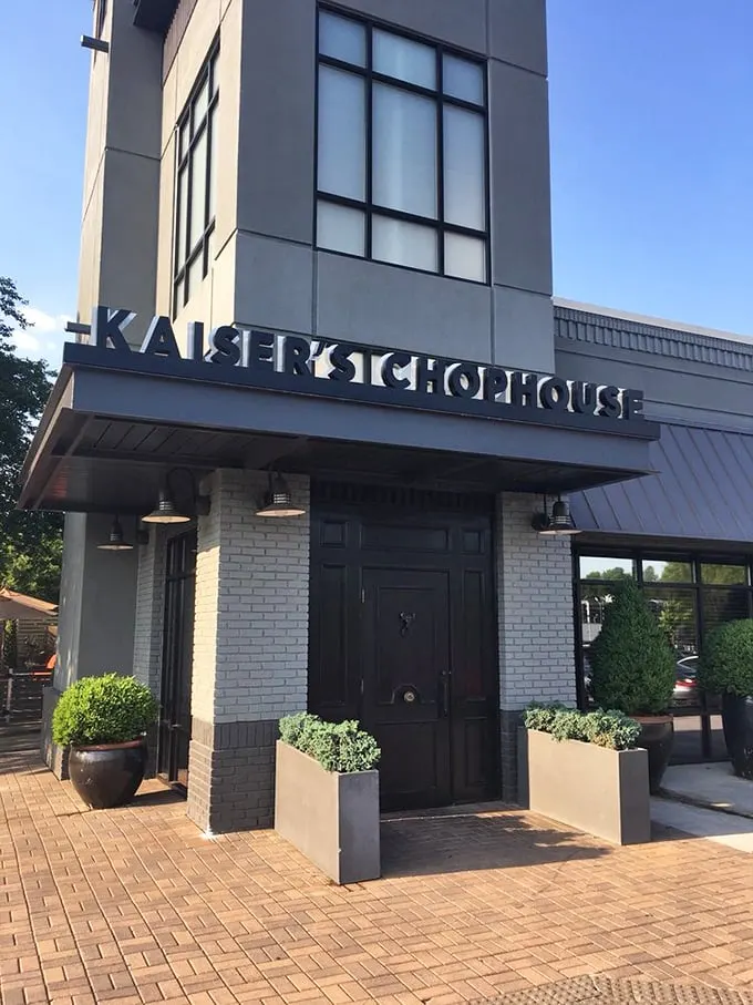 Meat your new favorite hangout! Kaiser's modern vibe and classic flavors create a steakhouse experience fit for the 21st-century carnivore.