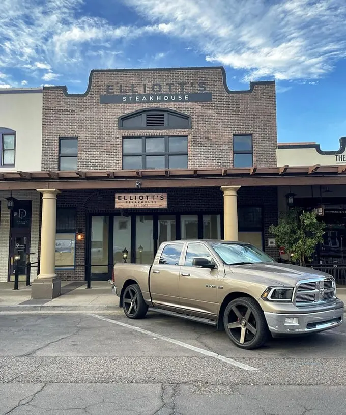 Elliott's Steakhouse: Where brick and mortar meet sizzle and flavor. It's like the Goldilocks of steakhouses – just right!